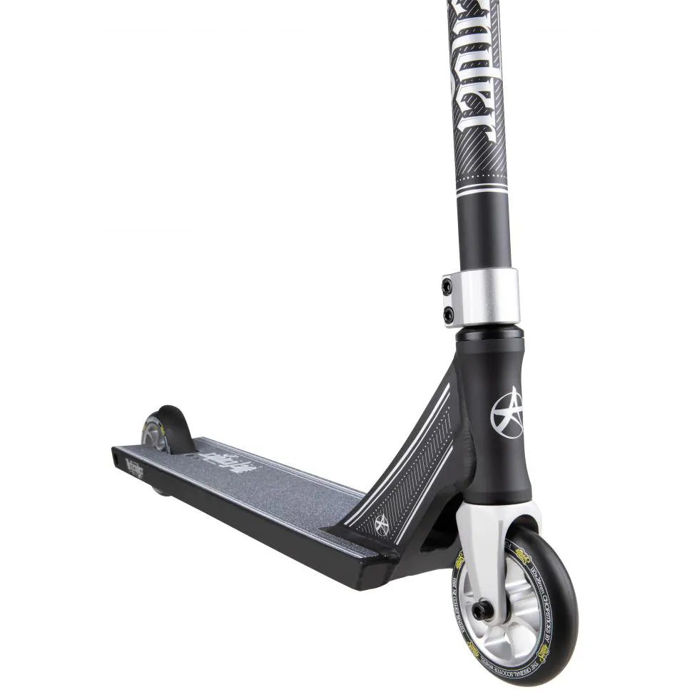 Addict Defender 3.0 Stunt Scooter - Black/Silver | SkateHut