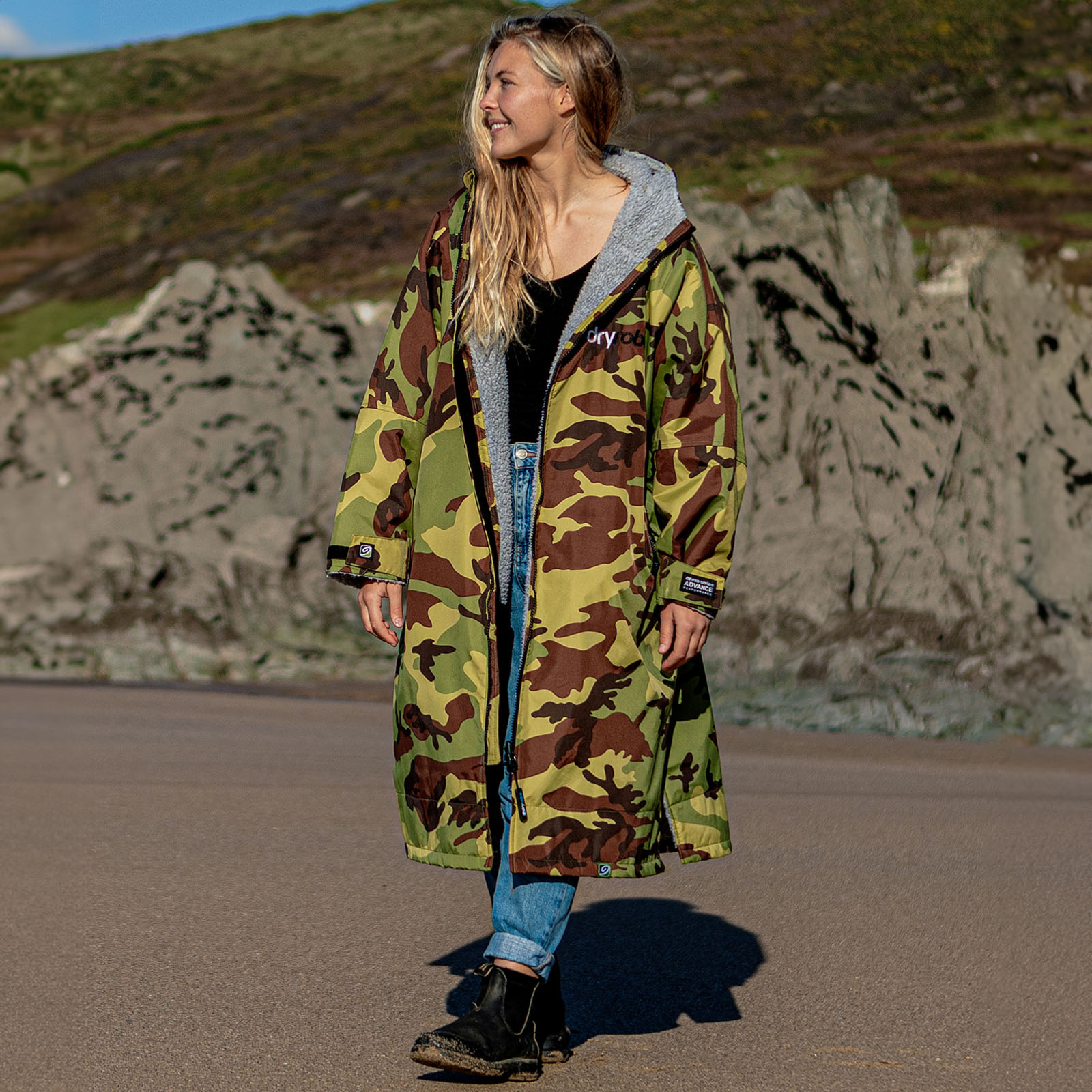 Dryrobe Advance Long Sleeve V3 Changing Robe - Camoflage/Grey | SkateHut