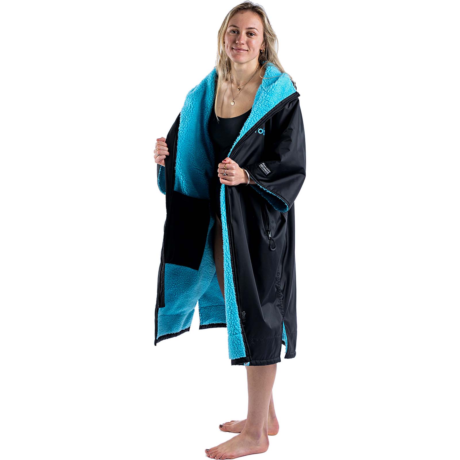 Dryrobe Advance Long Sleeve V3 Changing Robe - Black/Blue | SkateHut