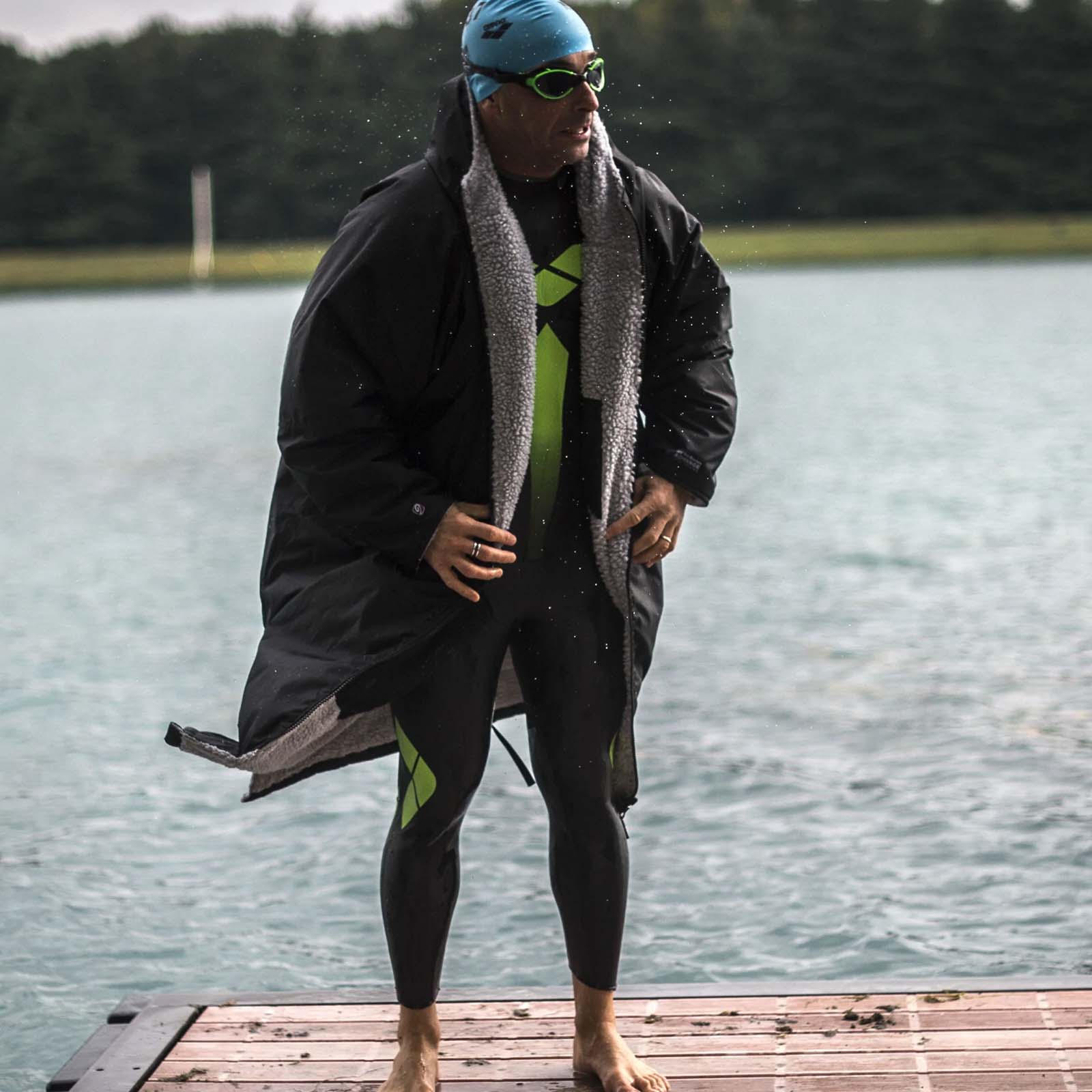 Dryrobe Advance Long Sleeve Changing Robe - Black/Grey | SkateHut