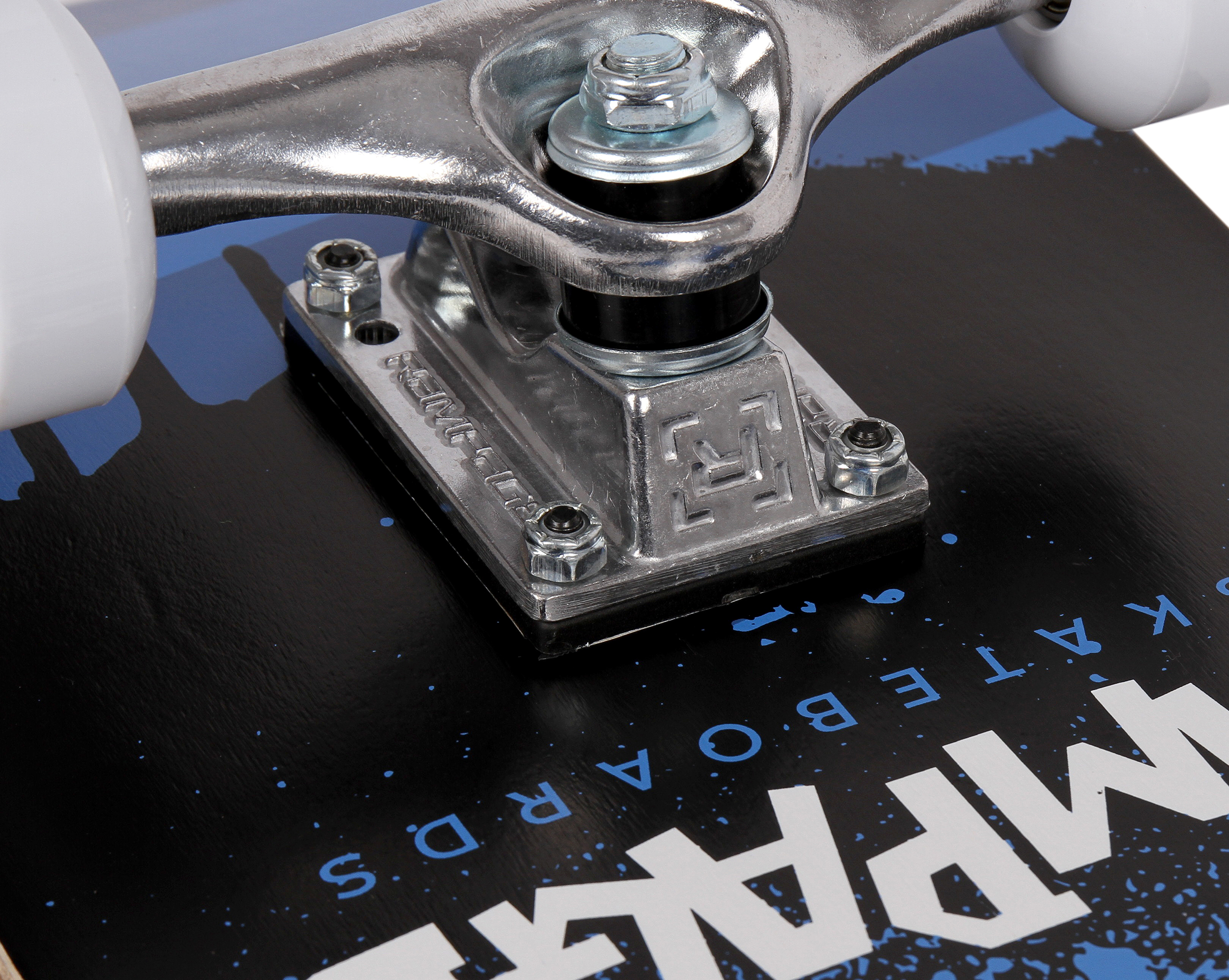 Rampage Graffiti Skull Complete Skateboard 8'' | SkateHut