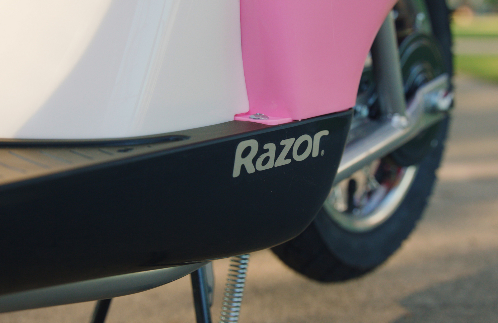 Razor Bella Pocket Mod - Pink | SkateHut