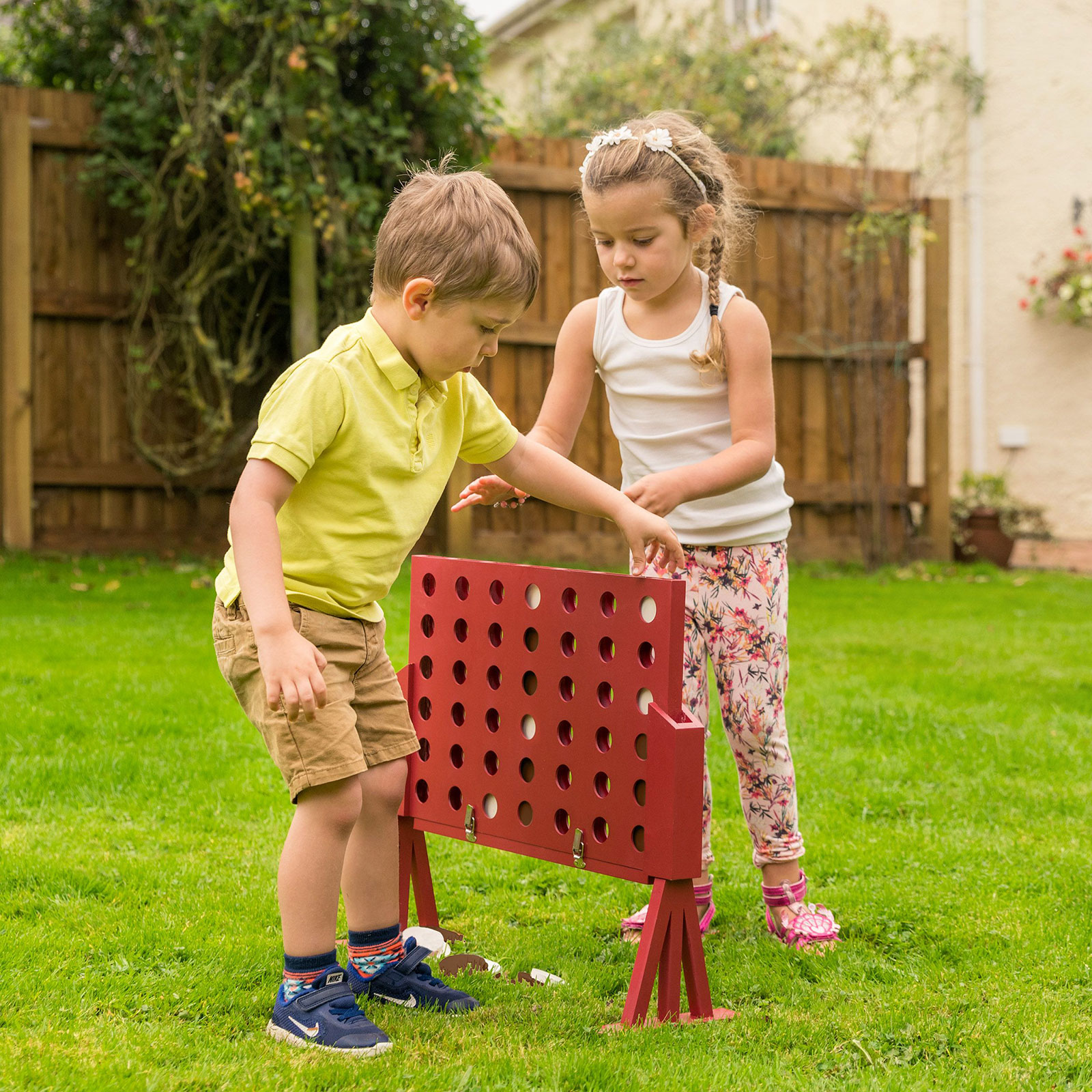 Toyrific 4 In A Row Garden Game | SkateHut