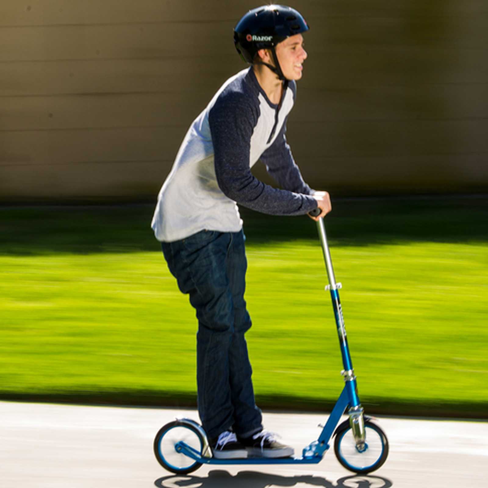 Razor A5 Lux Commuter Scooter - Blue | SkateHut
